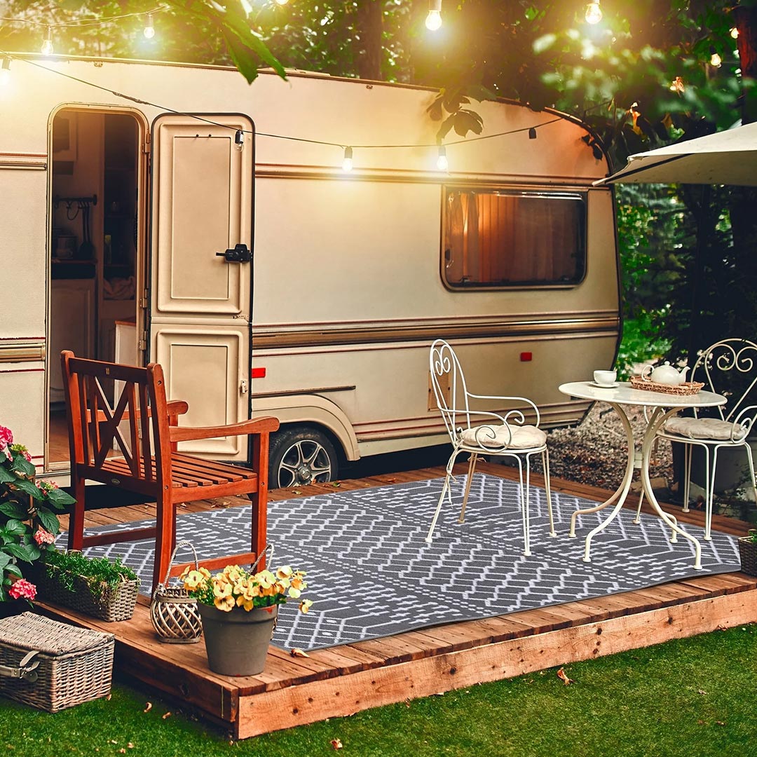 Veranda Gray Moroccan Waterproof Plastic Outdoor Area Rug